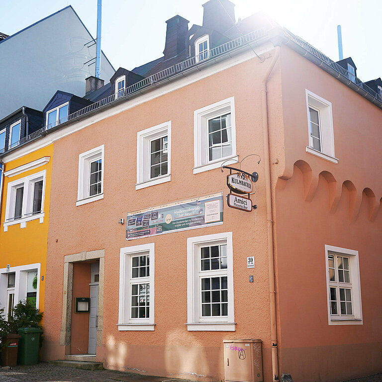 Innovative, Hands-On, International - Hof University